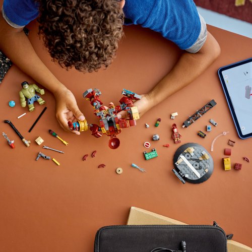 LEGO® | Marvel 76343 Epic Battle: Hulkbuster vs. The Hulk | KITSTORE.cz