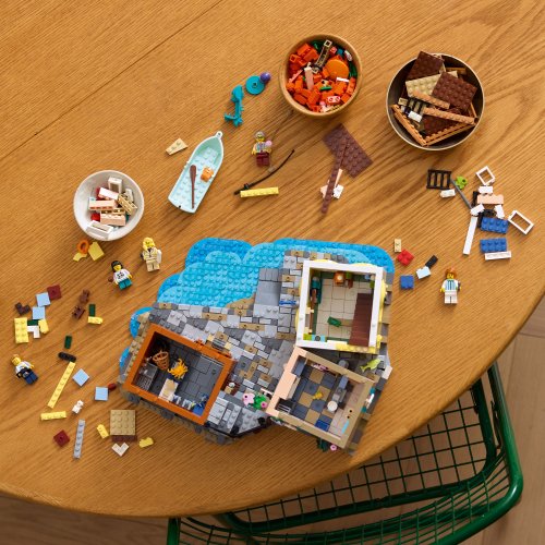 LEGO® Ideas 21359 Italian Riviera | KITSTORE.cz